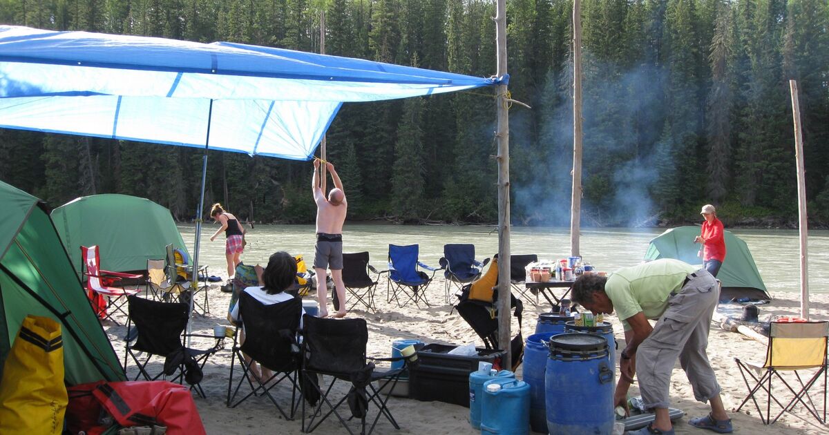 Canoe tour in Alberta, Canada, multi day canoe trip on the Athabasca River